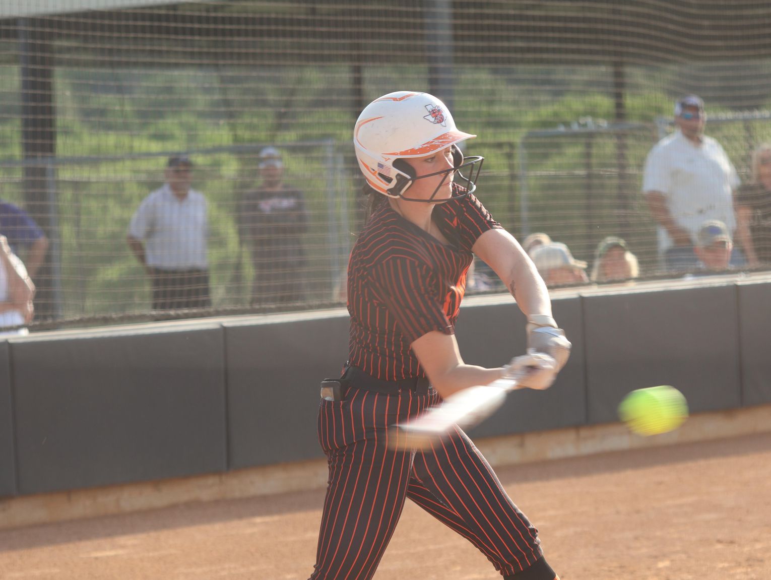 Lady Jackets' Hot Bats Lead to Win
