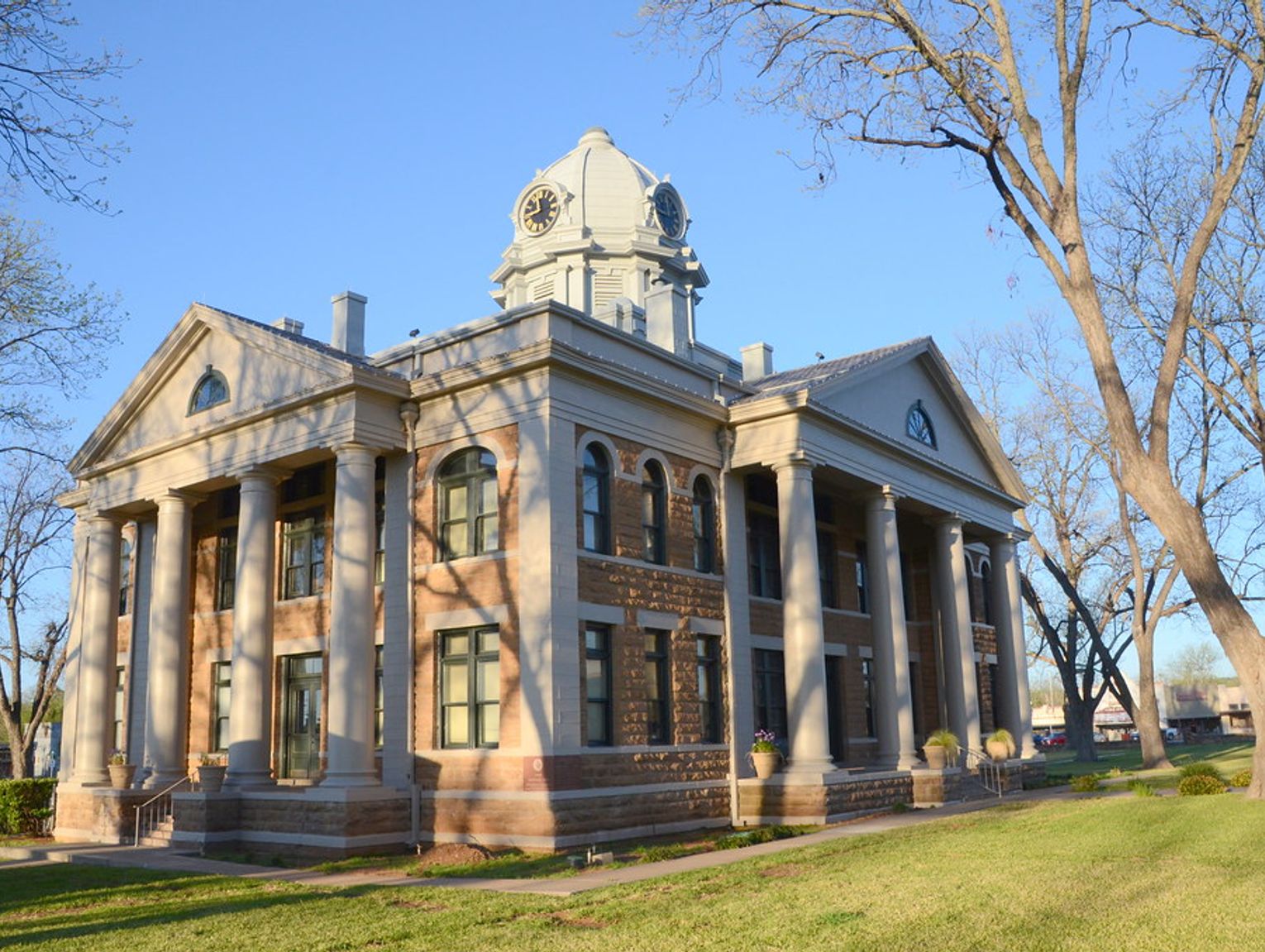 Mason Round-up Festivities Once Again to be Held on Courthouse Lawn